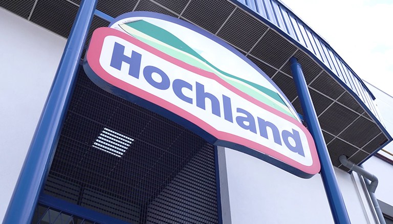 Hochland escoge a ULMA Packaging para la incorporación de una línea de ...